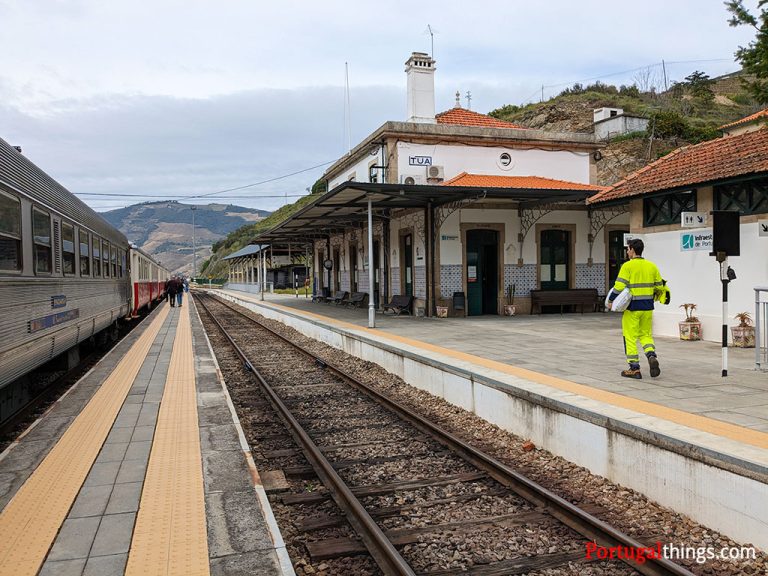 How to visit the Douro Valley by train – Portugal Things